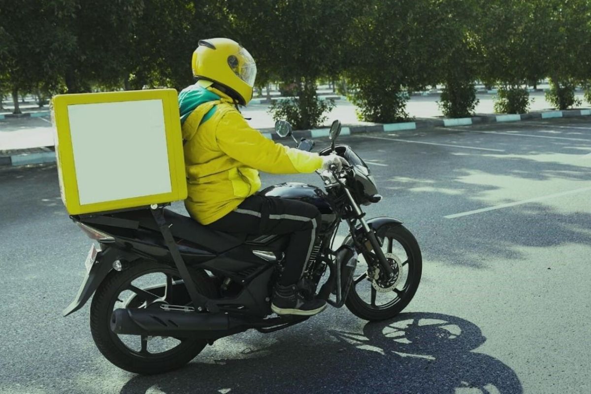 Stringent licensing process for delivery riders announced