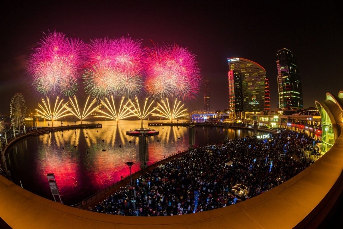 Watch the spectacular Eid-Al-Fitr fireworks from various locations in Dubai