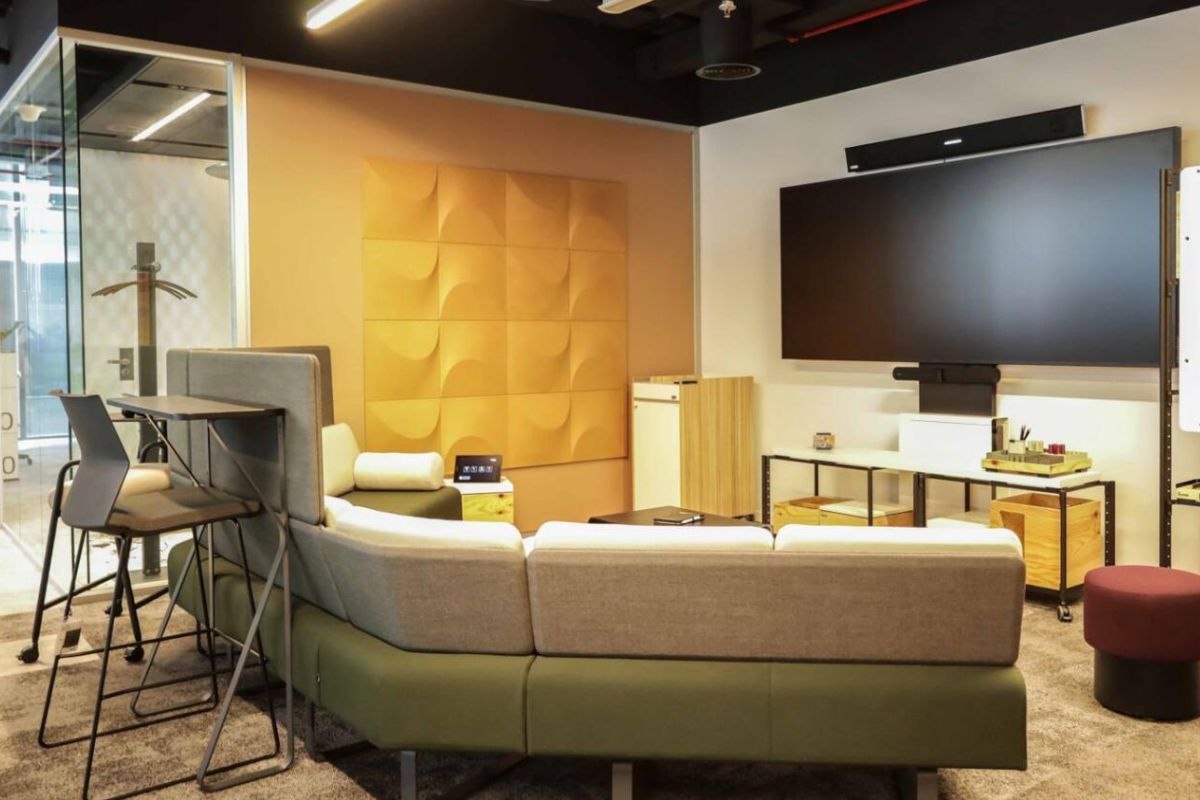Jabra launches world’s first hybrid work experience centre in d3