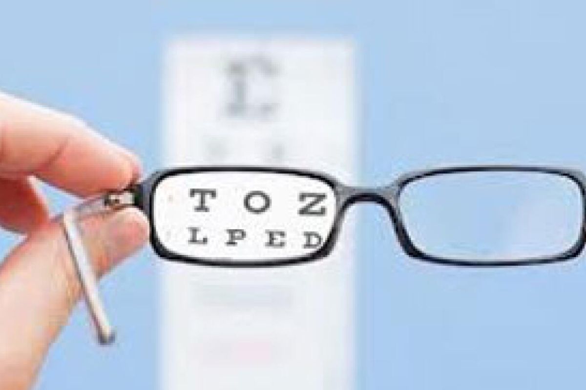 Additional optic centers in UAE authorized to administer Dh100 eye test ...
