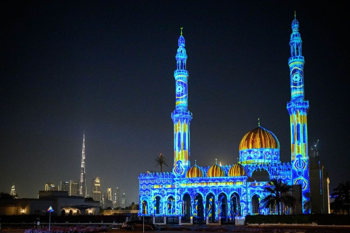 Dubai’s Iconic Mosques Illuminate with Stunning Light Projections for ...
