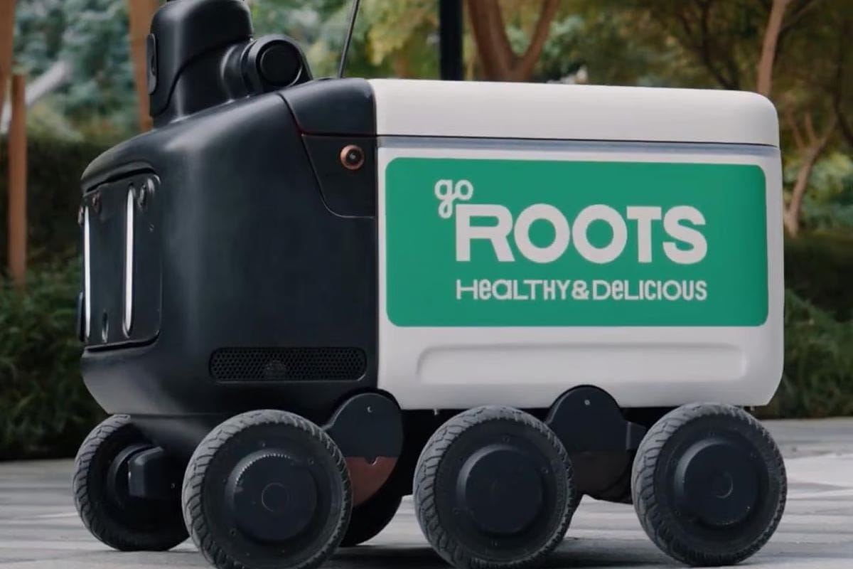 Dubai Ramps Up Robot Delivery as Orders Now Arrive in Just 20 Minutes