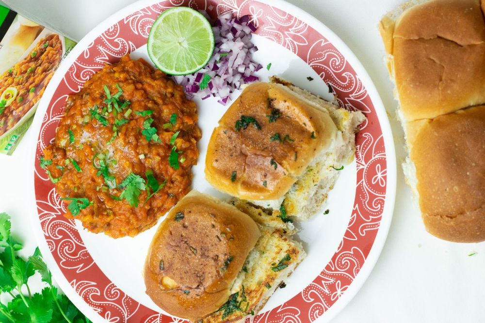 Meena Bazaar: The Best Shopping Experience in Dubai